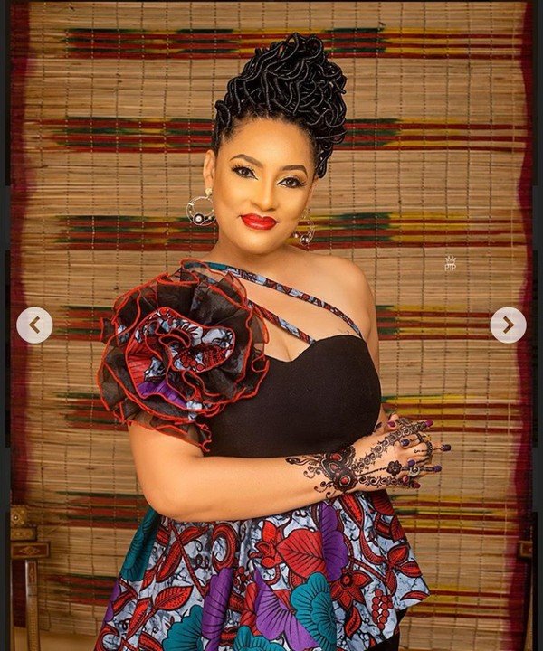 Beautiful new photos of actress Lilian Bach