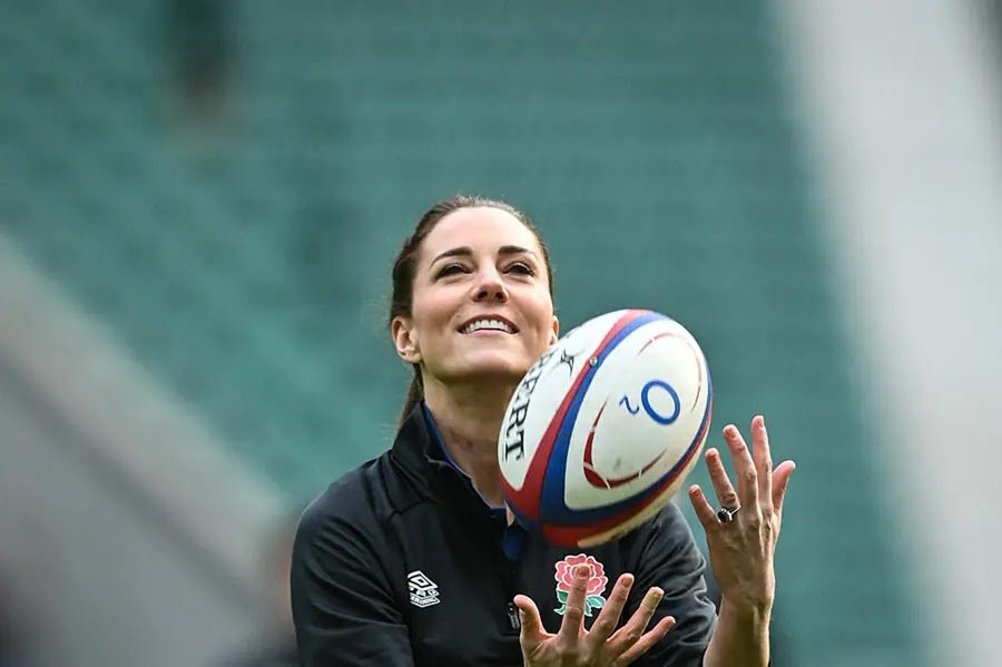 Kate Middleton Showcases Her Rugby Skills At Twickenham Stadium - Best ...
