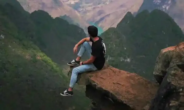 British tourist falls from Vietnam’s ‘Cliff of Death’ when he was hit ...