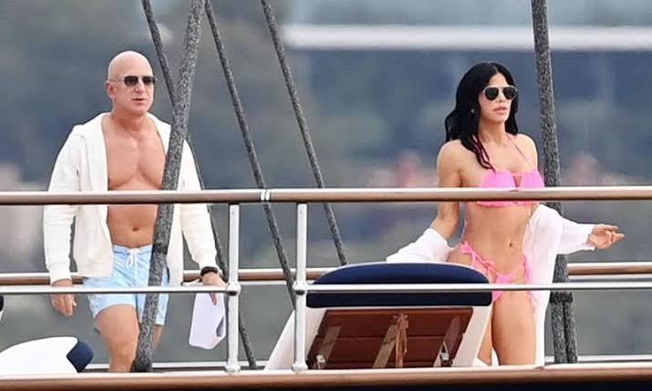 Jeff Bezos goes shirtless and Lauren Sanchez rocks tiny pink bikini on his new $500M superyacht ...