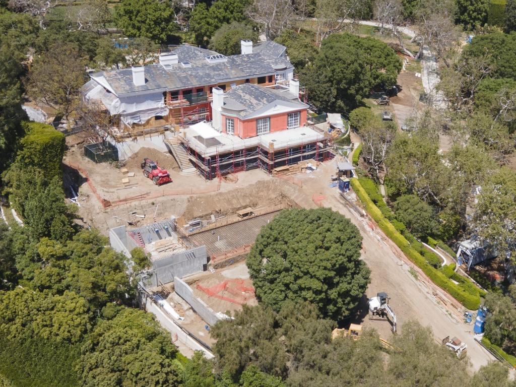 Jeff Bezos building $175M 28,000 square-foot mansion for his future ...