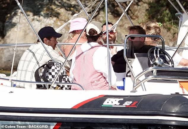 Shirtless Harry Styles enjoys boat ride with Victoria's Secret lingerie ...
