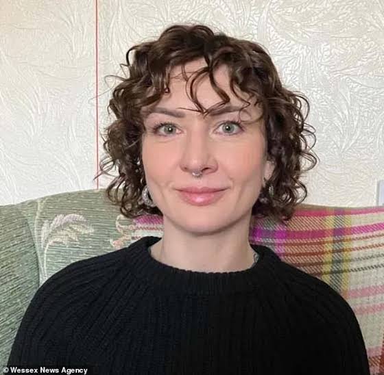 Grandmother gets her first ever tattoo aged 98 in ink TRIBUTE to her ...