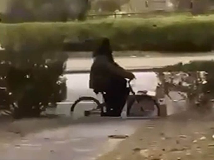 Shocking video shows Police 'FIRING BACK' at alleged ECU shooting suspect