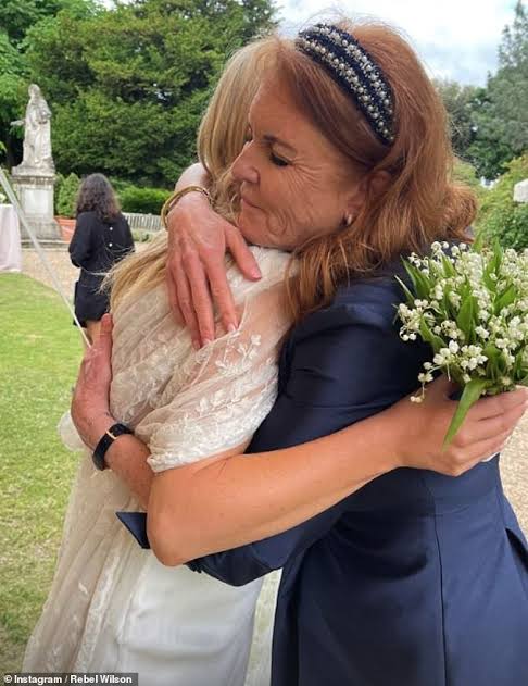Princess Beatrice's daughter Sienna GOT starring role as flower girl ...