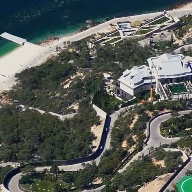 Putin 'SEIZES secret £100m palace' in Crimea with cryochamber and ...