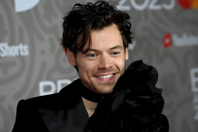 Harry Styles first new album KISS ALL THE TIME- in four years sent fans ...