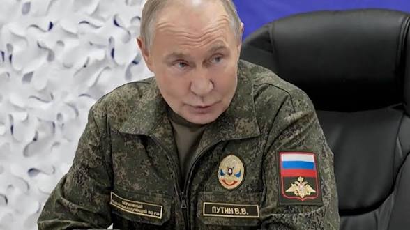 Amputee PULLS a knife on recruiter as Putin prepares to draft as many ...